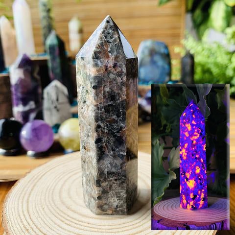 Yooperlite Point - The Stone that Glows! – Spirit Magicka