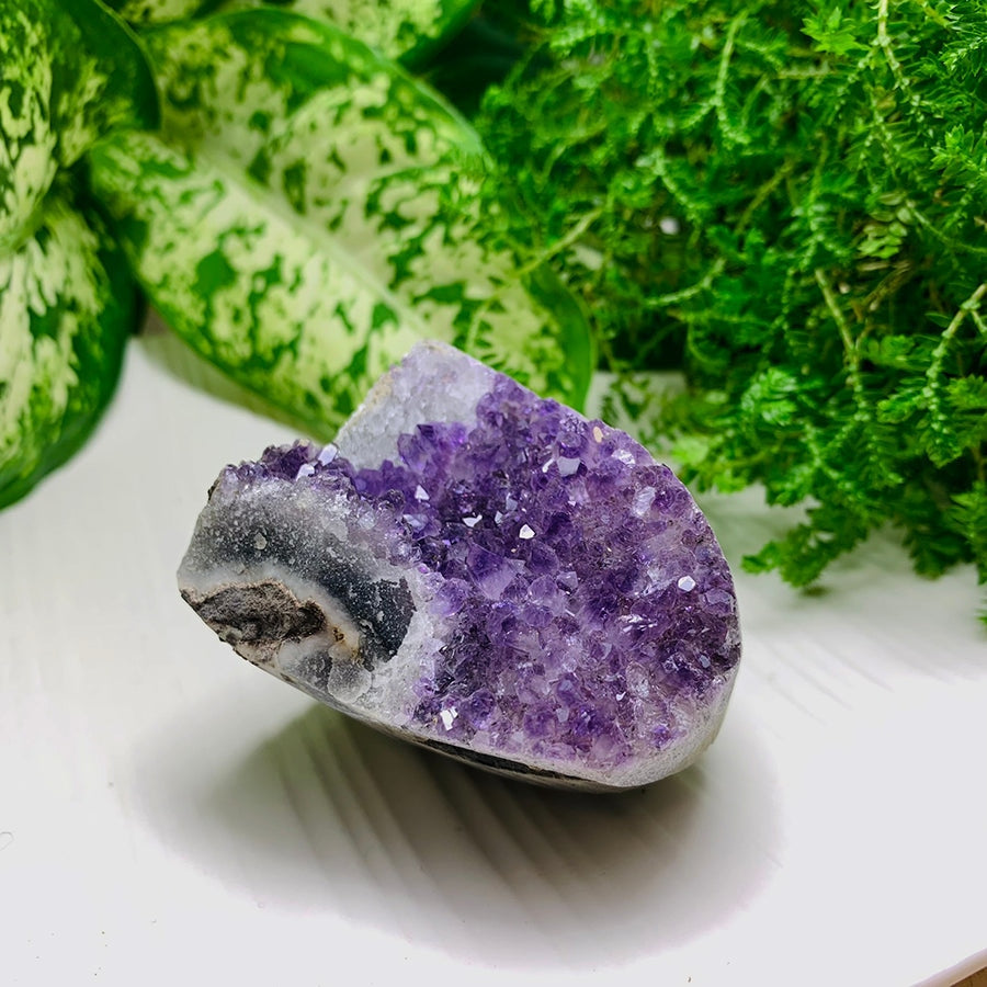 Amethyst Geode Freeform – Spirit Magicka