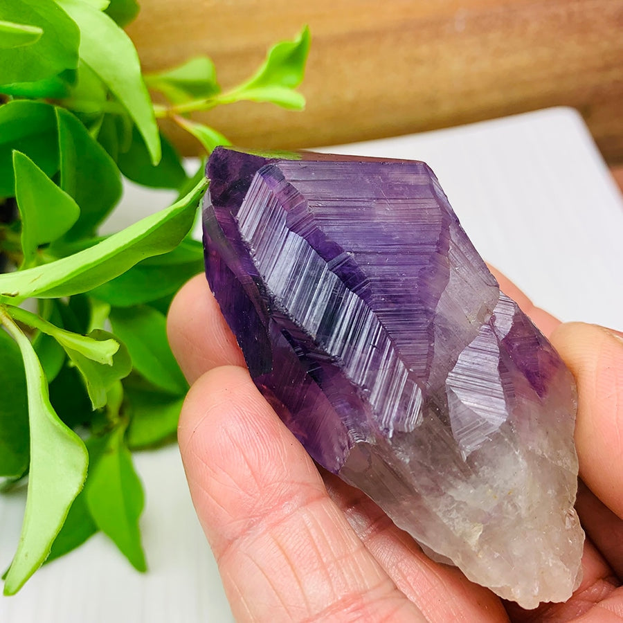 Dark Amethyst Crystal Shard (Medium) – Spirit Magicka