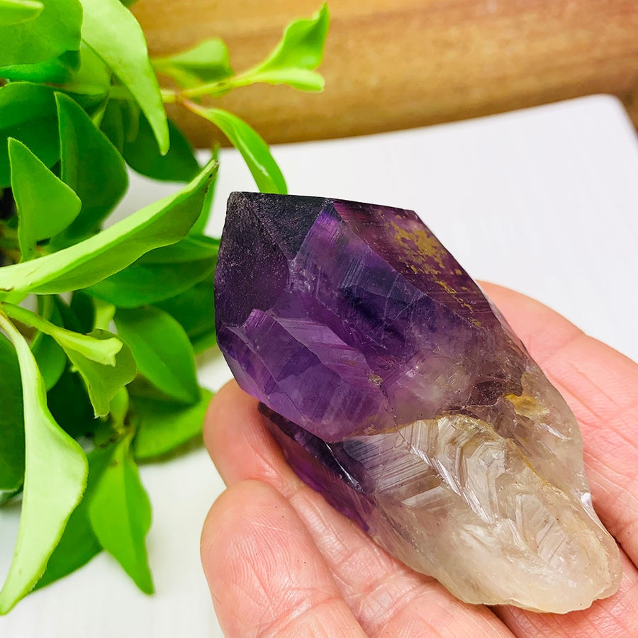 Dark Amethyst Crystal Shard (Medium) – Spirit Magicka