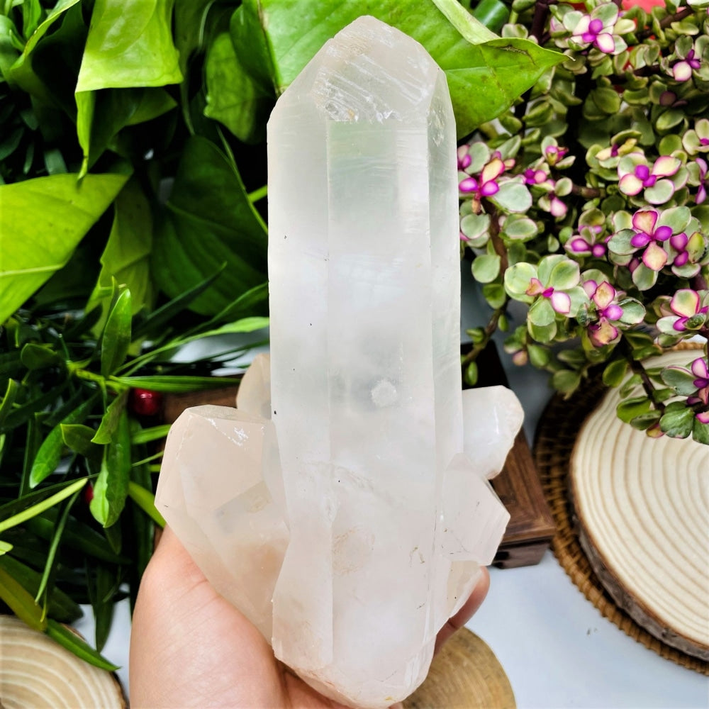 Large (2.42 lbs.) Freeform Quartz Shard (Item #0045) – Spirit Magicka