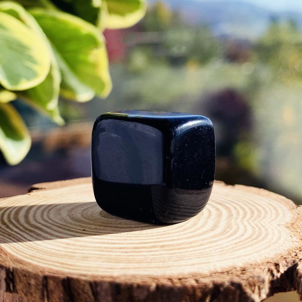 Obsidian Tumbled Cube – Spirit Magicka
