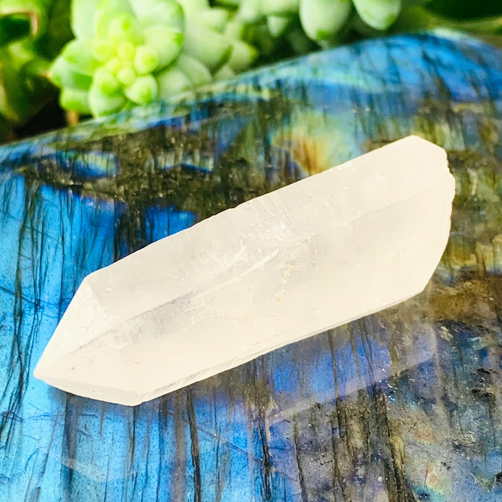 Quartz Crystal Shard (Small) – Spirit Magicka