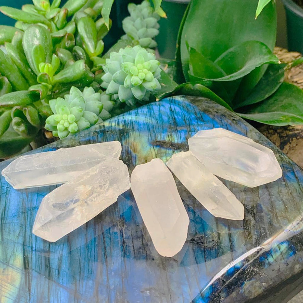 Quartz Crystal Shard (Small) – Spirit Magicka