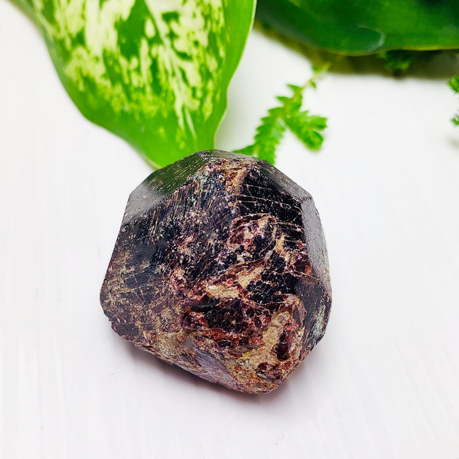 Rough Red Garnet – Spirit Magicka