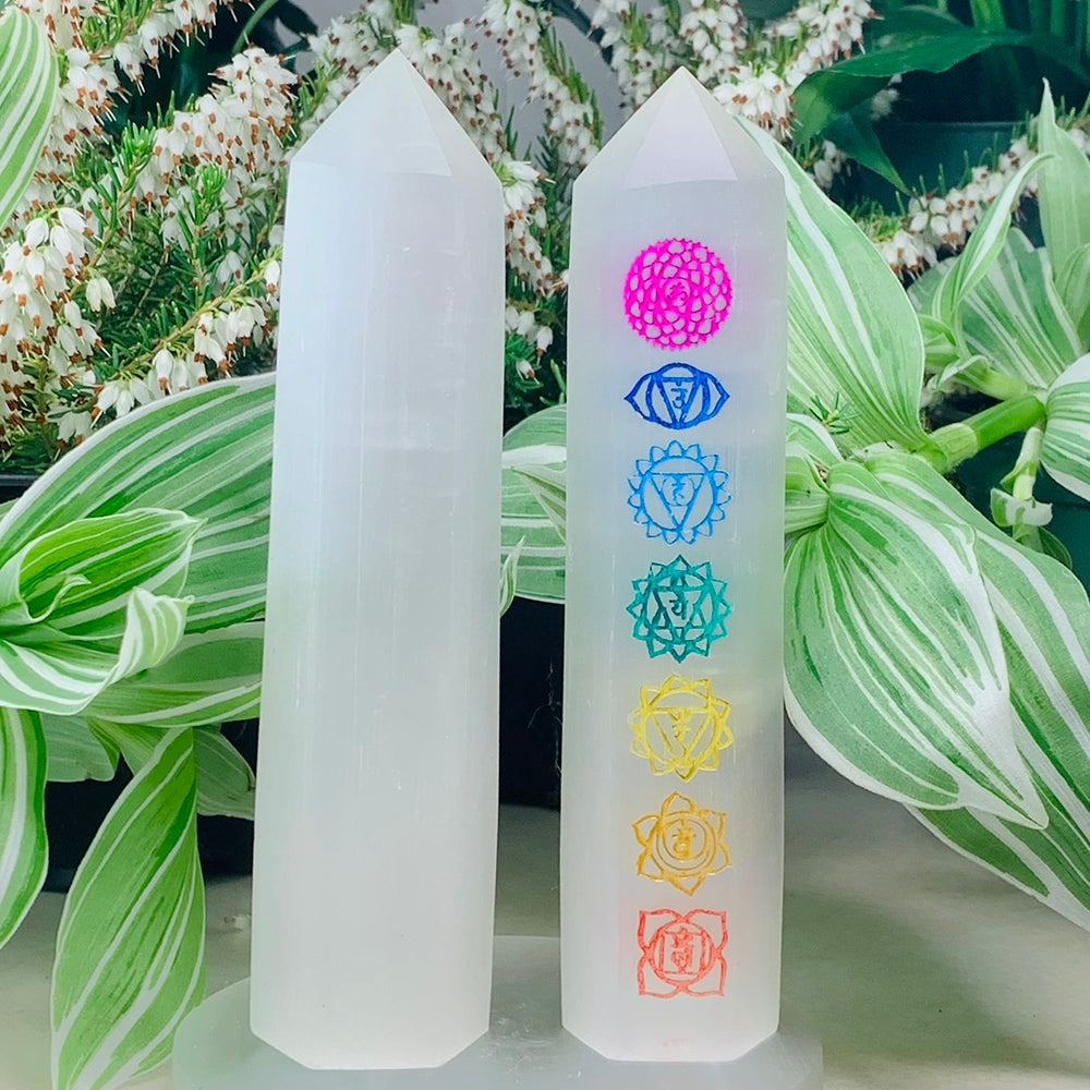 Selenite Chakra Tall Generator + 7 Chakra Mini Gemstones – Spirit Magicka