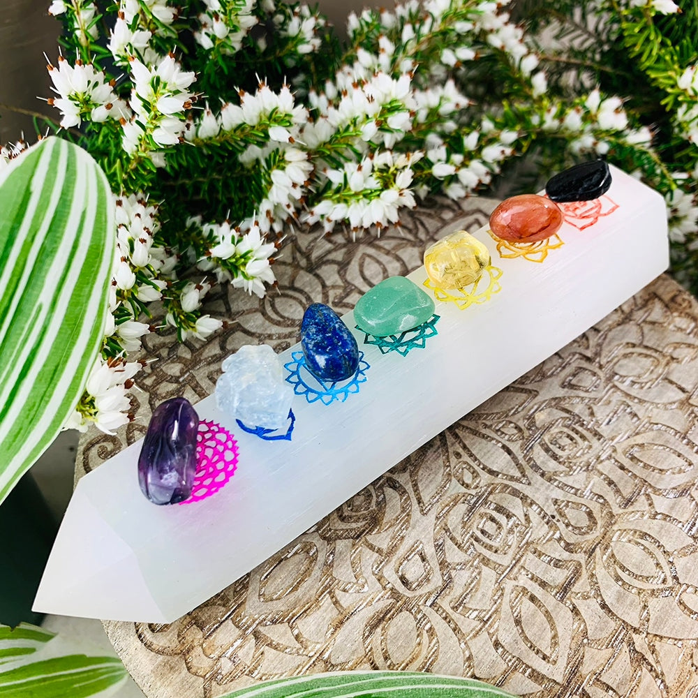 Selenite Chakra Tall Generator + 7 Chakra Mini Gemstones – Spirit Magicka