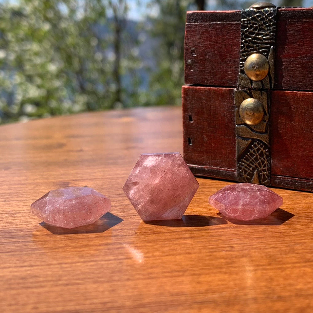 Strawberry Quartz Sacred Geometry Faceted Crystal – Spirit Magicka