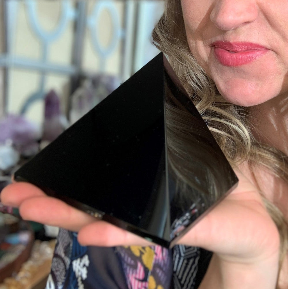 Large Obsidian Pyramid – Spirit Magicka